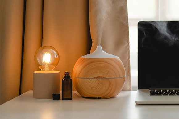A guide to essential oil diffusers: benefits & how to use | H&B