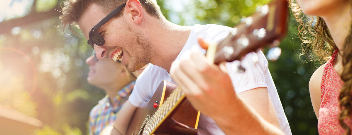 11 tips to prevent bloating before a party | Holland & Barrett