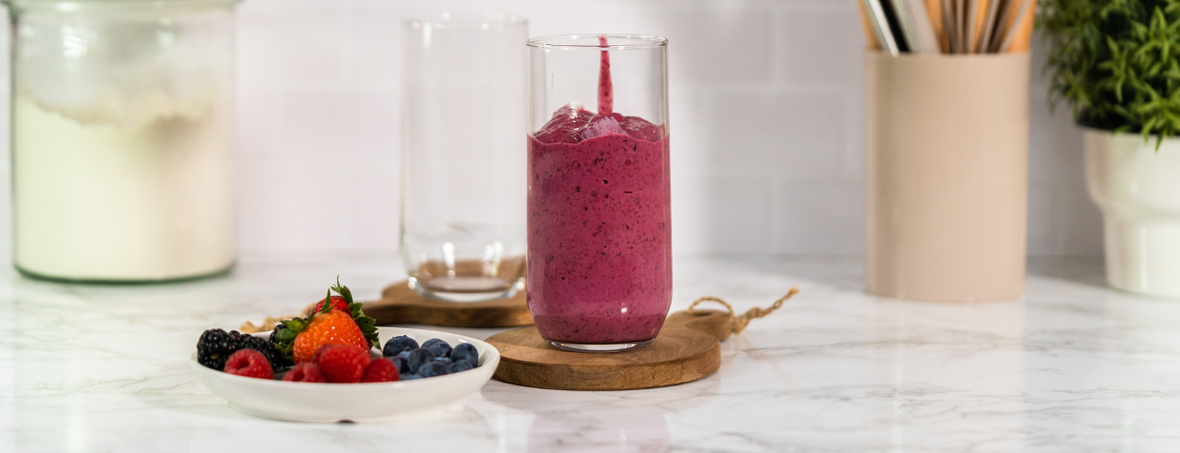 Pre-Workout Berry & Manuka Honey Smoothie | Holland & Barrett