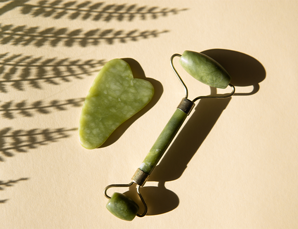 Facial Swelling Guide | Facial Puffiness | Holland & Barrett